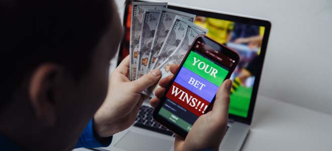 How Does Parlay Betting Work and What are its Advantages and Risks?